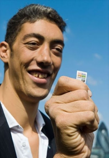 Runjun Blog: Sultan Kosen : World's Tallest Man is 8ft 1in Tall! Runjun Blog: Sultan Kosen : World's Tallest Man is 8ft 1in Tall!